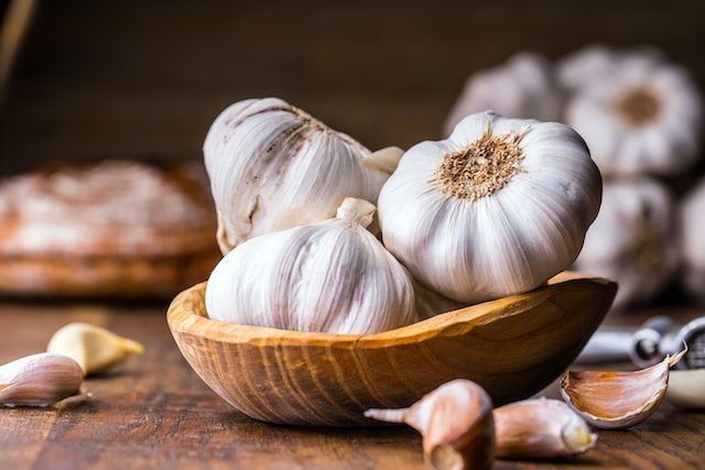 Garlic – the Medicinal Herb! - Home Cures That Work
